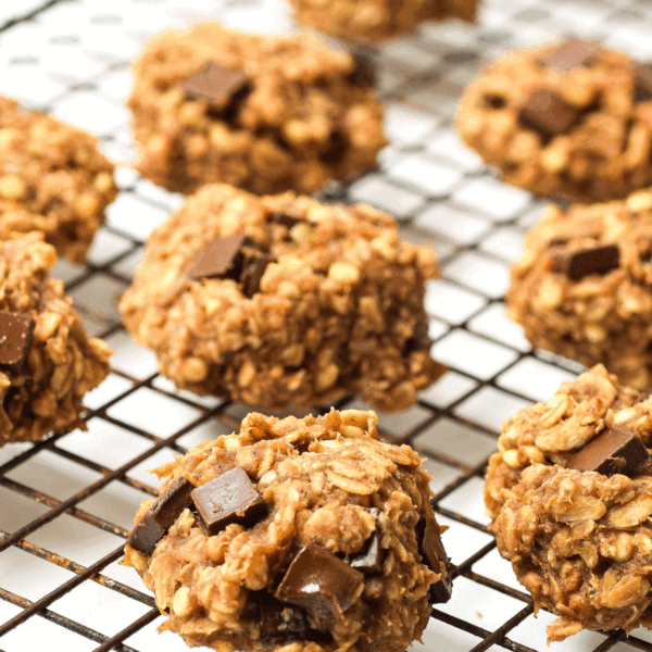 4 Ingredient Healthy Banana Oatmeal Cookies • Tastythin